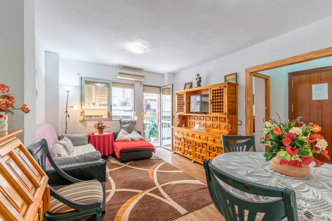 76 M² Appartement ∙ 2 Chambres ∙ 4 Personnes - Benidorm