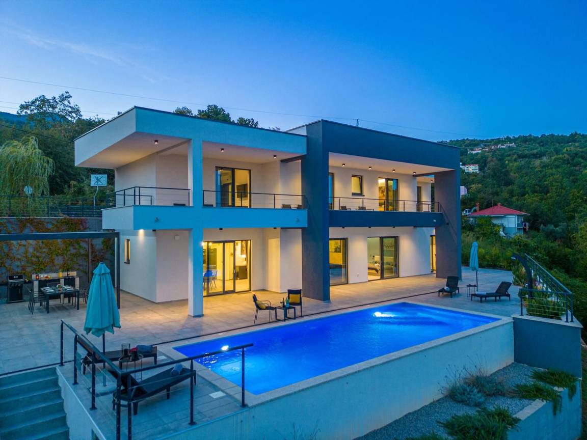 250 M² House ∙ 1 Bedroom ∙ 8 Guests - Lovran