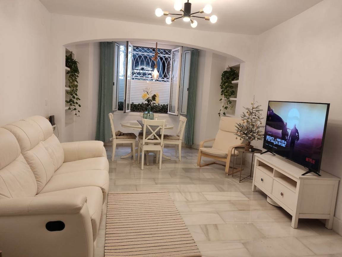 100 M² Appartamento Vacanza ∙ 2 Camere Da Letto ∙ 4 Ospiti - Siviglia