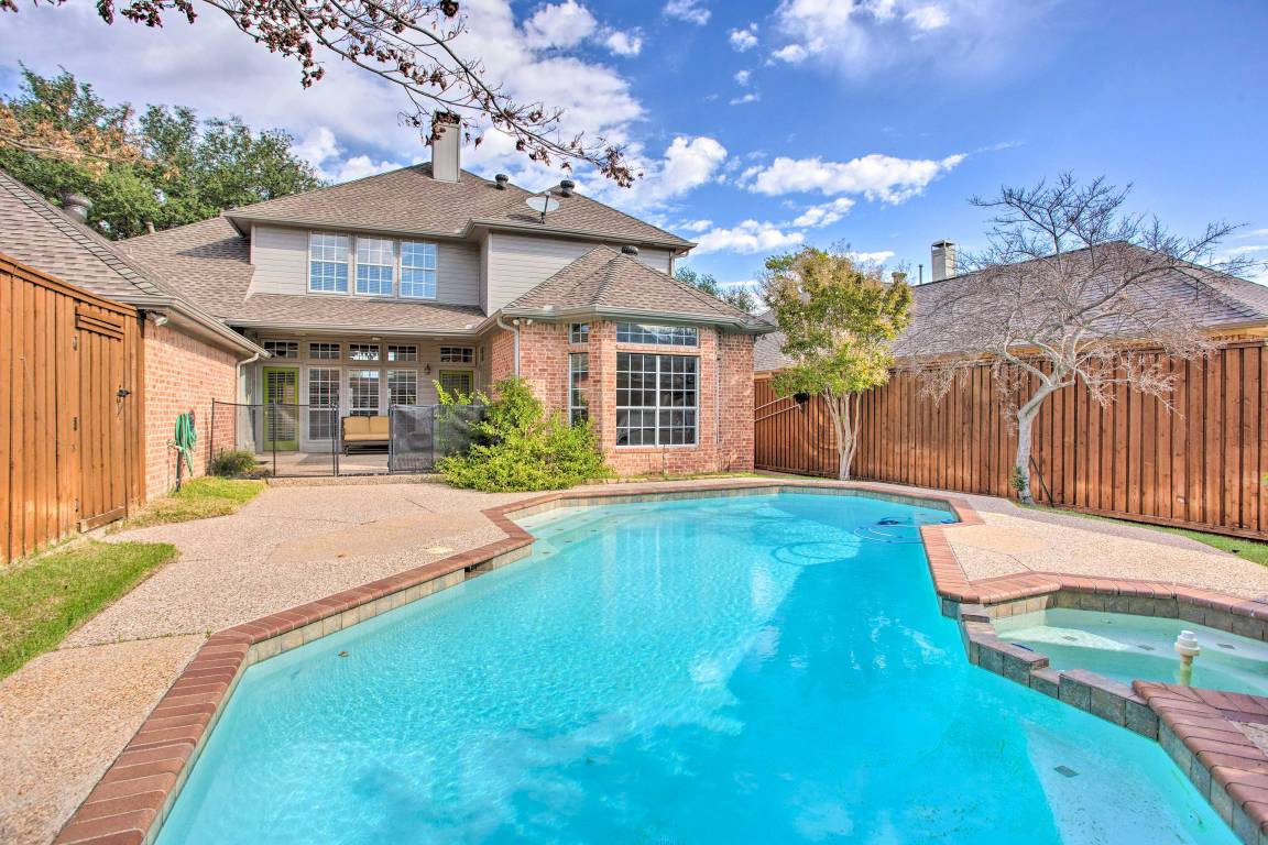288 M² Ferienhaus ∙ 4 Schlafzimmer ∙ 10 Gäste - Dallas, TX