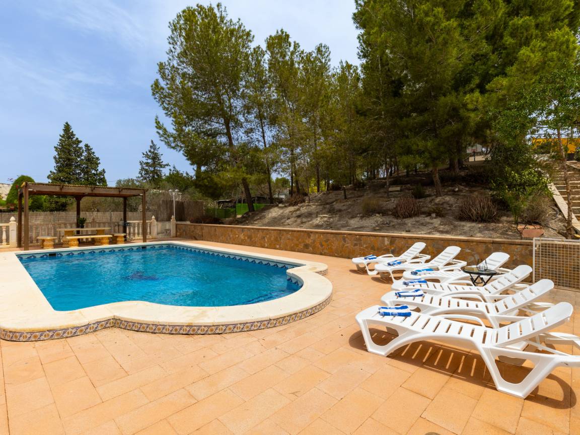 140 M² House ∙ 4 Bedrooms ∙ 10 Guests - Fortuna