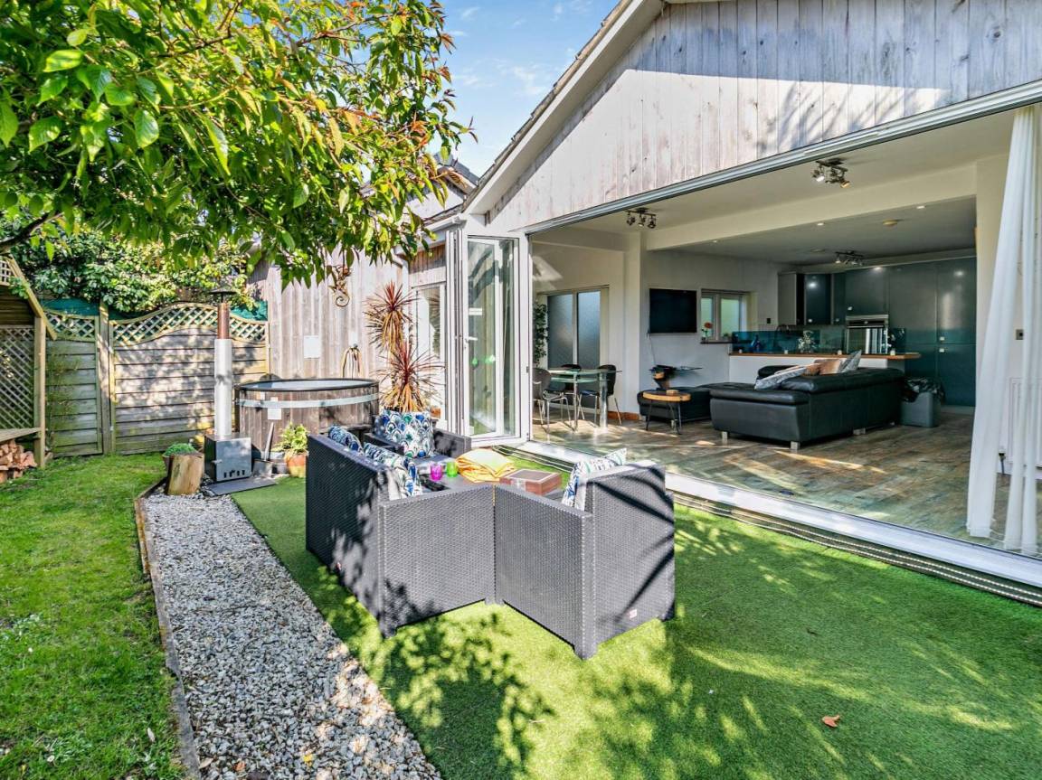 Cottage ∙ 3 Bedrooms ∙ 4 Guests - Newquay