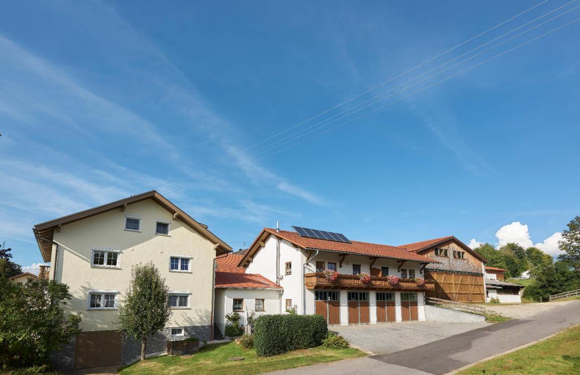 60 M² Ferienwohnung ∙ 2 Schlafzimmer ∙ 2 Gäste - Zwiesel