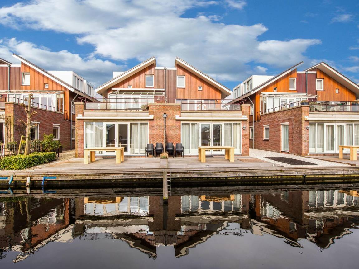 90 M² House ∙ 6 Bedrooms ∙ 12 Guests - Alkmaar