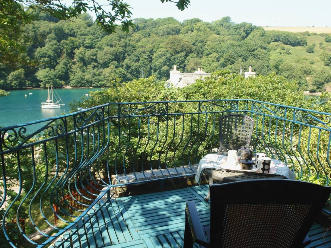Cottage ∙ 4 Bedrooms ∙ 8 Guests - Noss Mayo