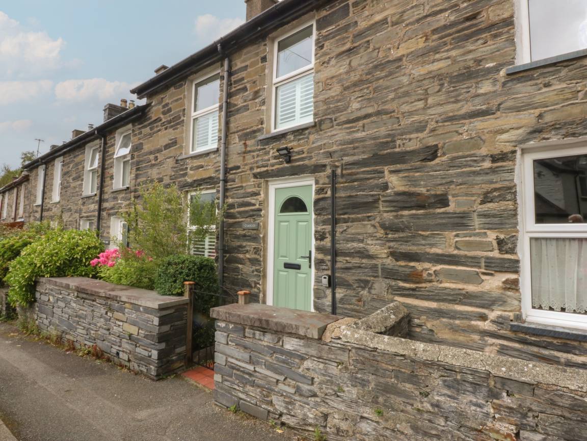 Cottage ∙ 2 Bedrooms ∙ 4 Guests - Penrhyndeudraeth