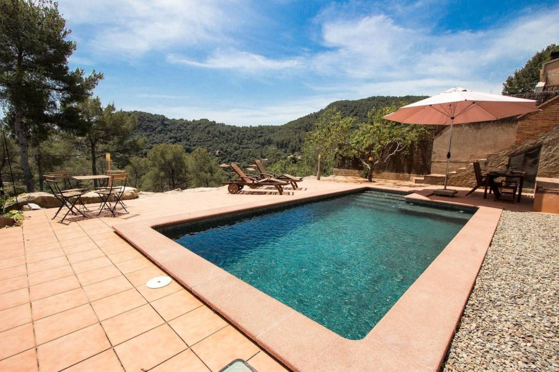 230 M² Villa ∙ 4 Bedrooms ∙ 6 Guests - Castelldefels