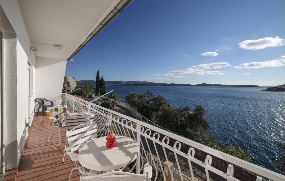 89 M² Apartment ∙ 3 Bedrooms ∙ 7 Guests - Brodarica