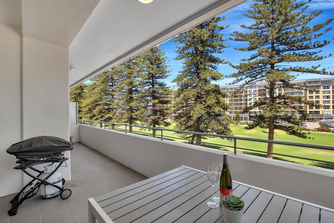 90 M² Apartment ∙ 2 Bedrooms ∙ 4 Guests - Adelaide