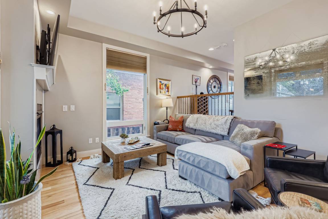 215 M² House ∙ 2 Bedrooms ∙ 4 Guests - Denver, CO