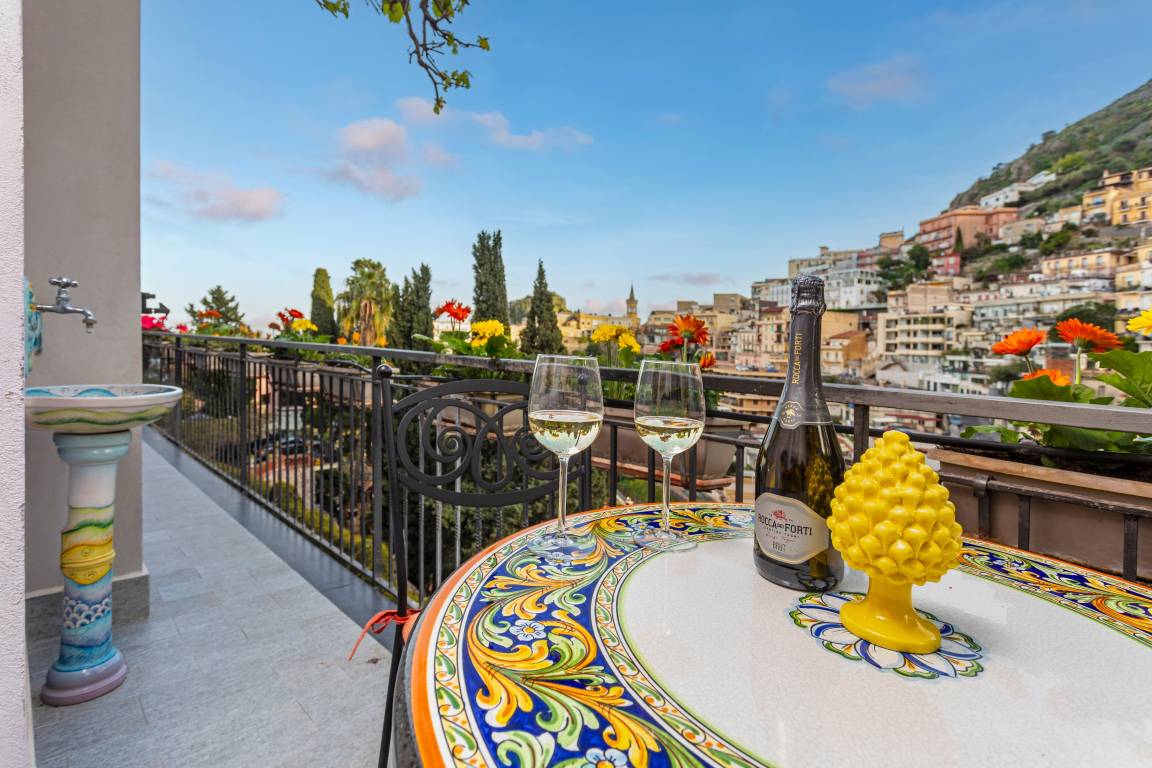65 M² Ferienwohnung ∙ 1 Schlafzimmer ∙ 2 Gäste - Taormina