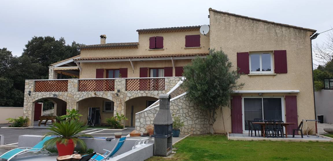 400 M² Villa ∙ 10 Chambres ∙ 26 Personnes - Pierrelatte