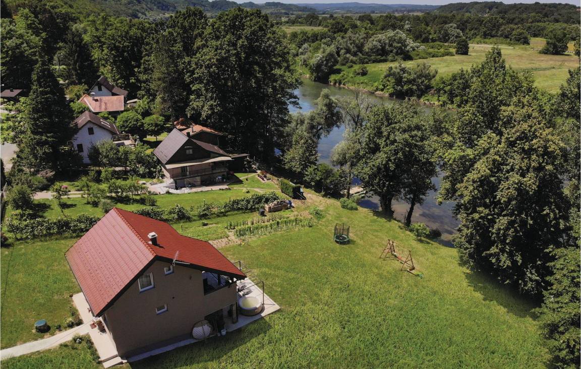 105 M² House ∙ 2 Bedrooms ∙ 6 Guests - Croatia