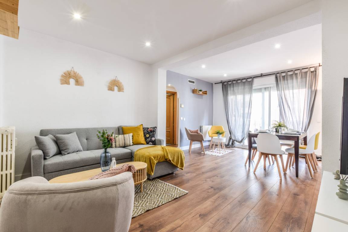 130 M² Huoneisto ∙ 4 Makuuhuonetta ∙ 10 Vierasta - Getafe