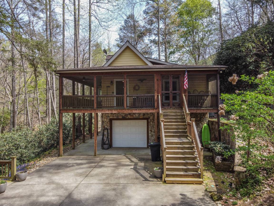 House ∙ 3 Bedrooms ∙ 6 Guests - Tryon, NC