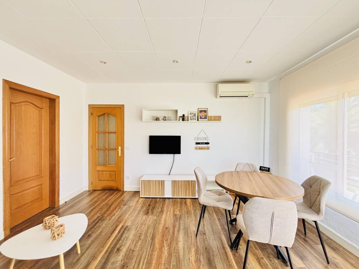 60 M² Apartment ∙ 2 Bedrooms ∙ 5 Guests - Llançà