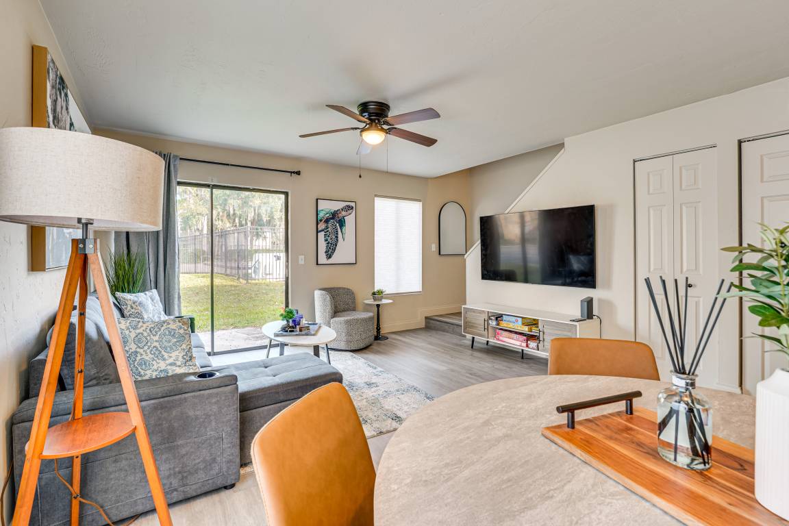 98 M² Huoneisto ∙ 2 Makuuhuonetta ∙ 6 Vierasta - Gainesville, FL