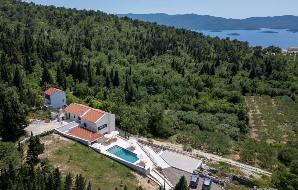 305 M² Villa ∙ 5 Bedrooms ∙ 10 Guests - Neum