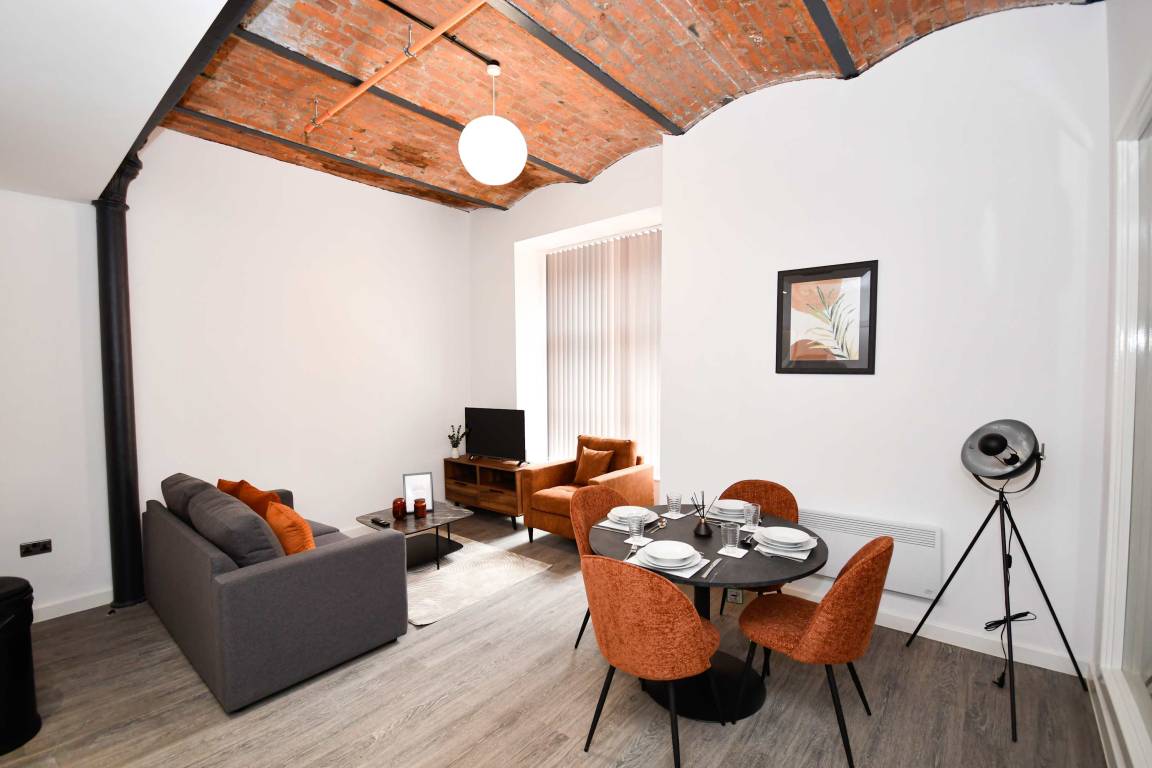 74 M² Apartment ∙ 2 Bedrooms ∙ 4 Guests - Rochdale