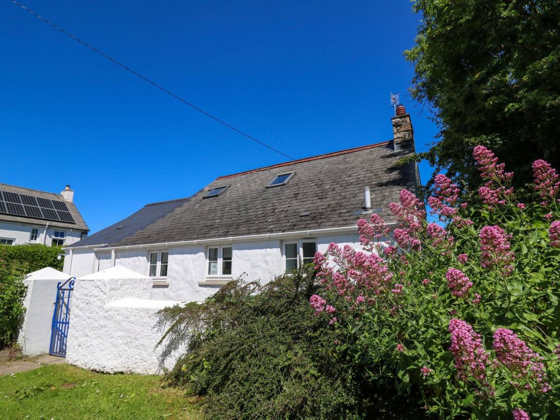 Cottage ∙ 3 Bedrooms ∙ 6 Guests - Fishguard