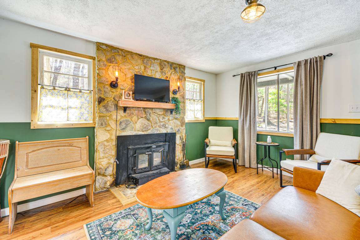 88 M² House ∙ 2 Bedrooms ∙ 4 Guests - Hanging Rock State Park, Danbury