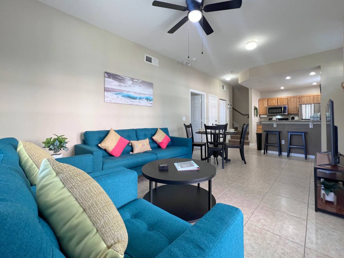 137 M² House ∙ 4 Bedrooms ∙ 8 Guests - Maitland, FL