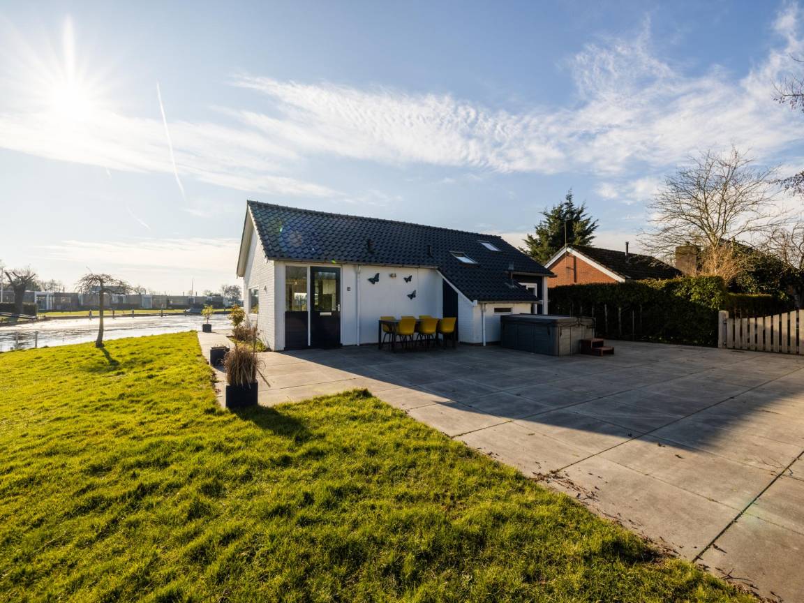 110 M² Ferienhaus ∙ 3 Schlafzimmer ∙ 8 Gäste - Joure