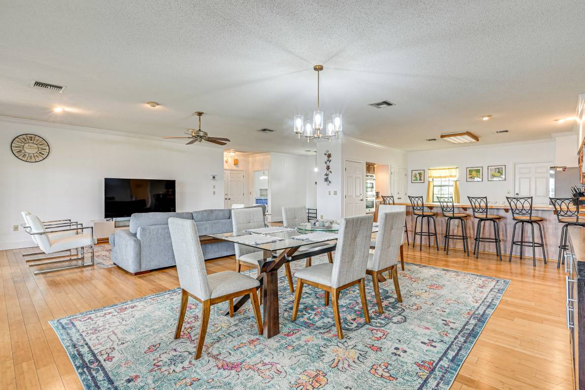 271 M² House ∙ 3 Bedrooms ∙ 12 Guests - Lake Clay, FL