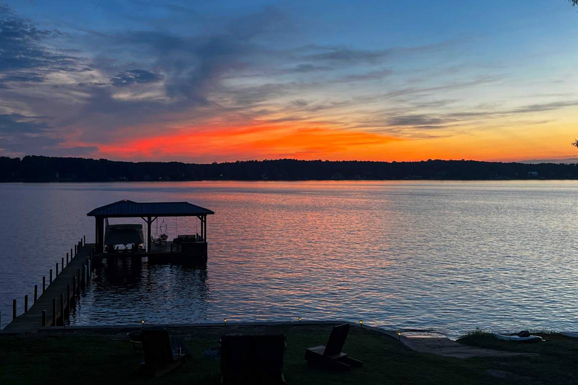 81 M² Cottage ∙ 2 Bedrooms ∙ 5 Guests - Greenwood, SC