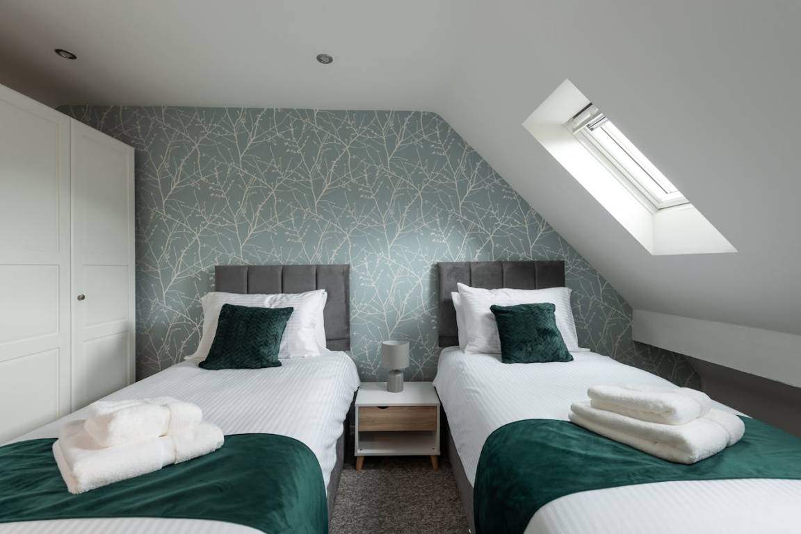 75 M² Huis ∙ 2 Slaapkamers ∙ 4 Gasten - Hull