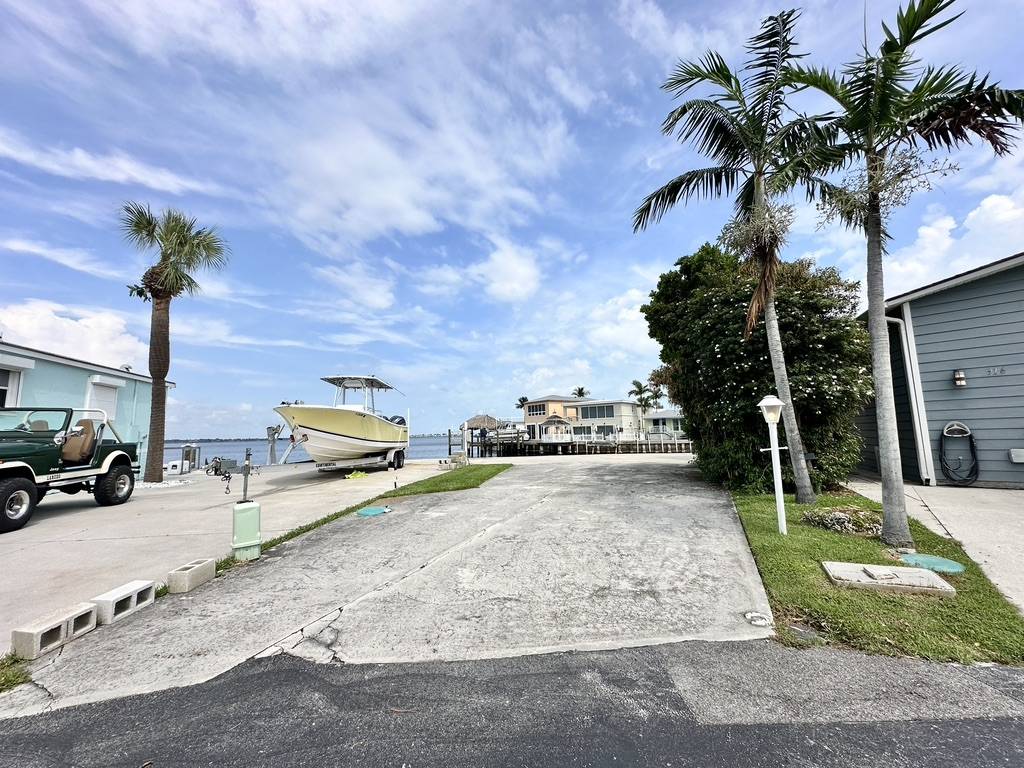 House ∙ 1 Bedroom ∙ 6 Guests - Normandy Beach, Jensen Beach