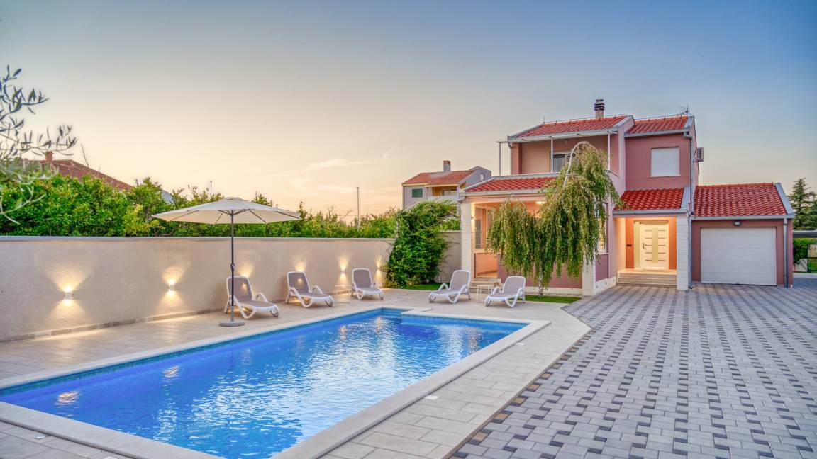 220 M² Villa ∙ 3 Schlafzimmer ∙ 6 Gäste - Metković