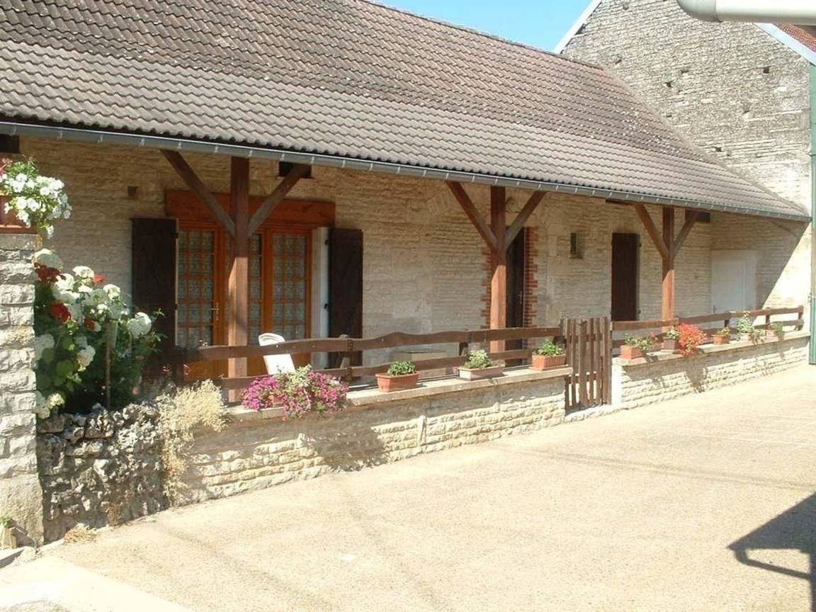 75 M² Cottage ∙ 2 Slaapkamers ∙ 4 Gasten - Tonnerre