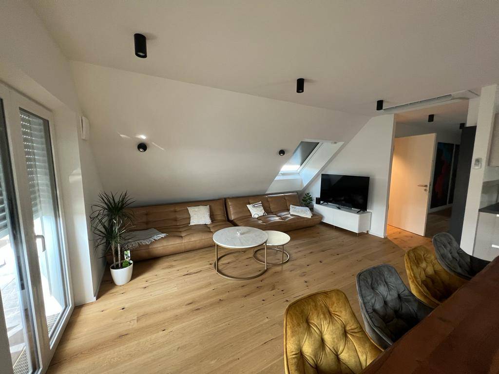 160 M² Apartment ∙ 2 Bedrooms ∙ 8 Guests - Meersburg
