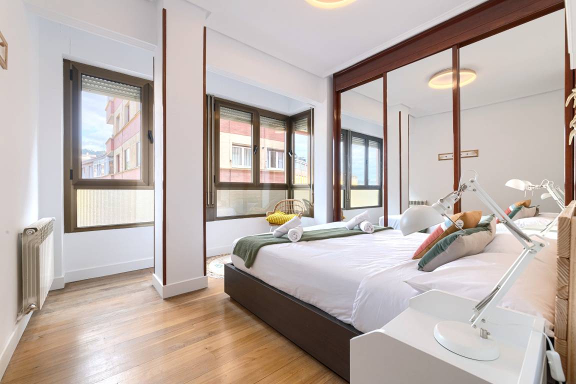 73 M² Apartamento ∙ 3 Habitaciones ∙ 4 Huéspedes - Bilbao
