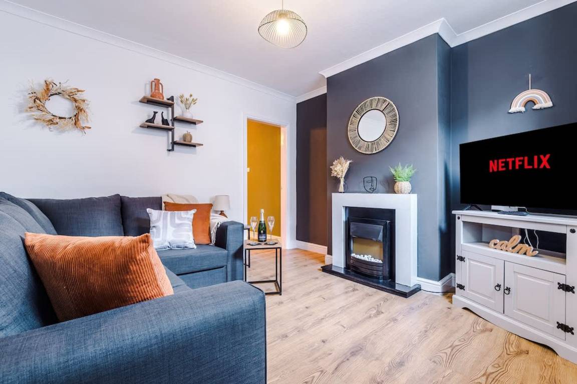 Apartment ∙ 2 Bedrooms ∙ 6 Guests - Chester
