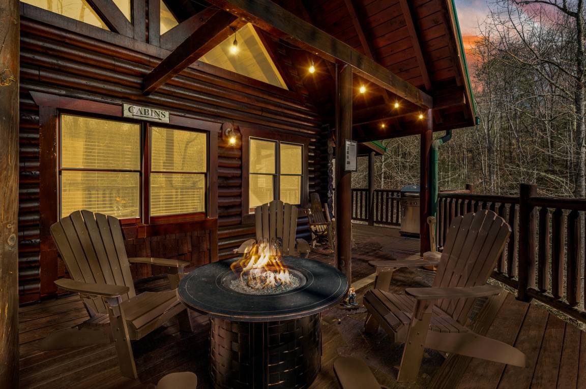 223 M² House ∙ 3 Bedrooms ∙ 10 Guests - Gatlinburg, TN