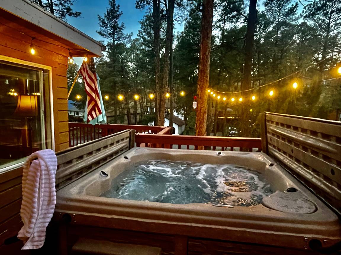 166 M² Cabin ∙ 2 Bedrooms ∙ 6 Guests - Ruidoso, NM