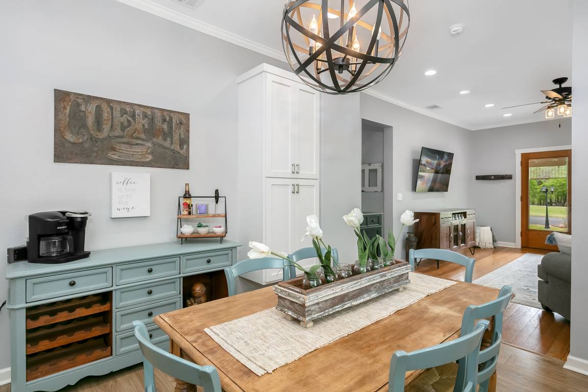 House ∙ 2 Bedrooms ∙ 4 Guests - Fredericksburg, TX