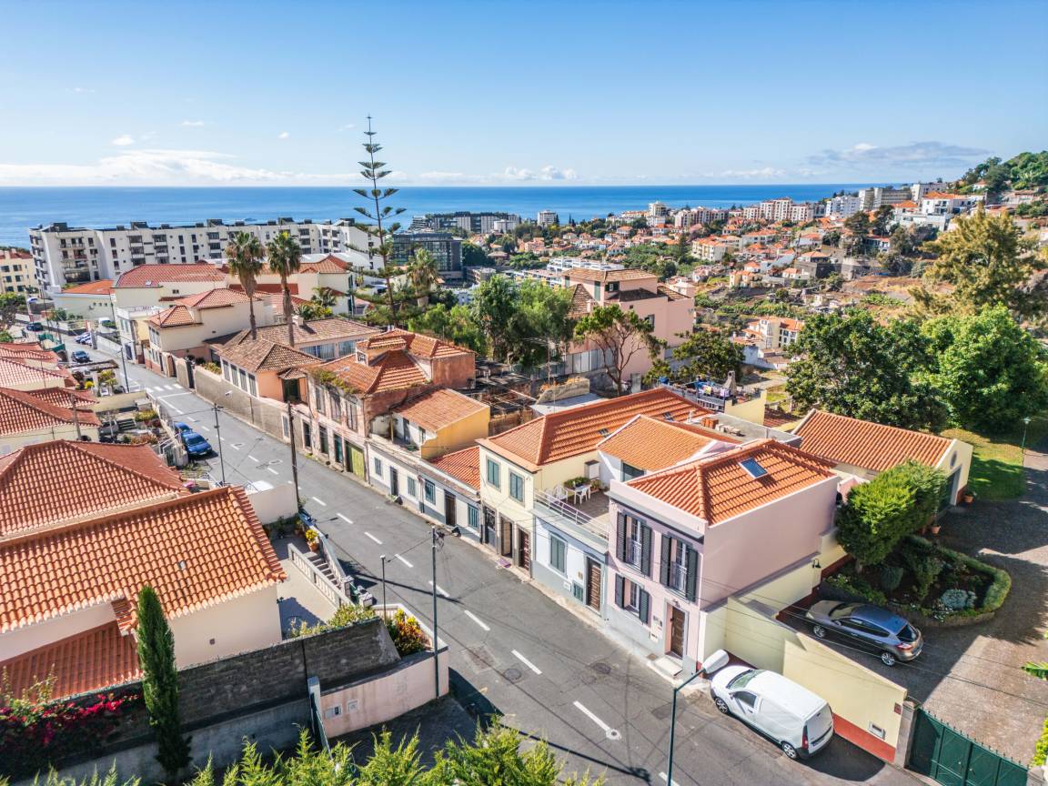 124 M² House ∙ 2 Bedrooms ∙ 4 Guests - Funchal