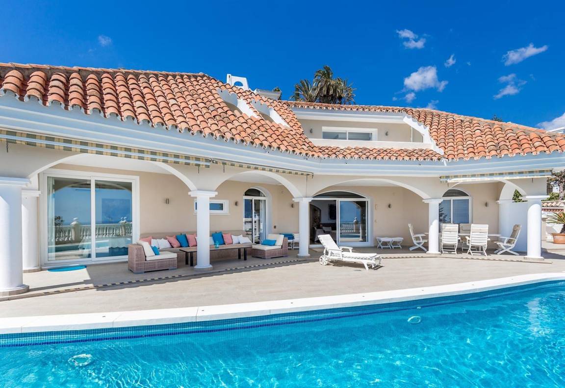 300 M² Villa ∙ 6 Bedrooms ∙ 12 Guests - Benahavís