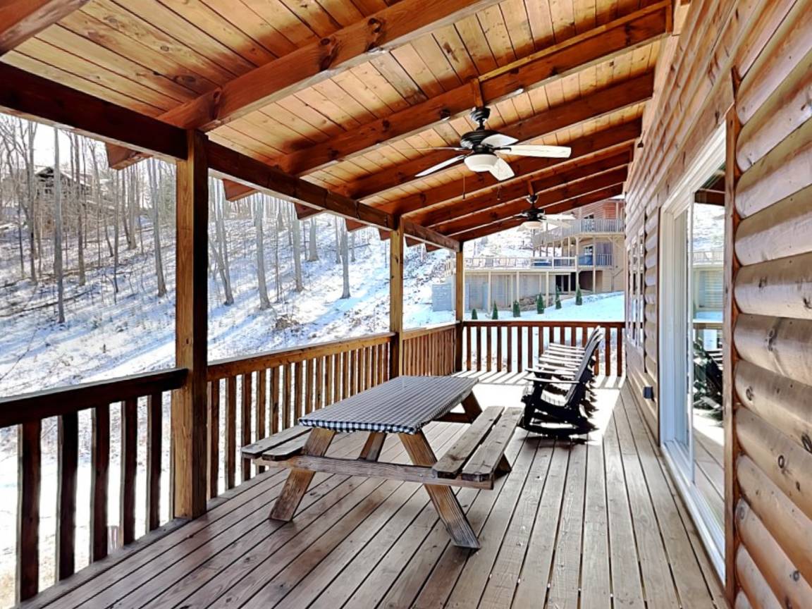 229 M² Cabin ∙ 3 Bedrooms ∙ 12 Guests - Pigeon Forge, TN