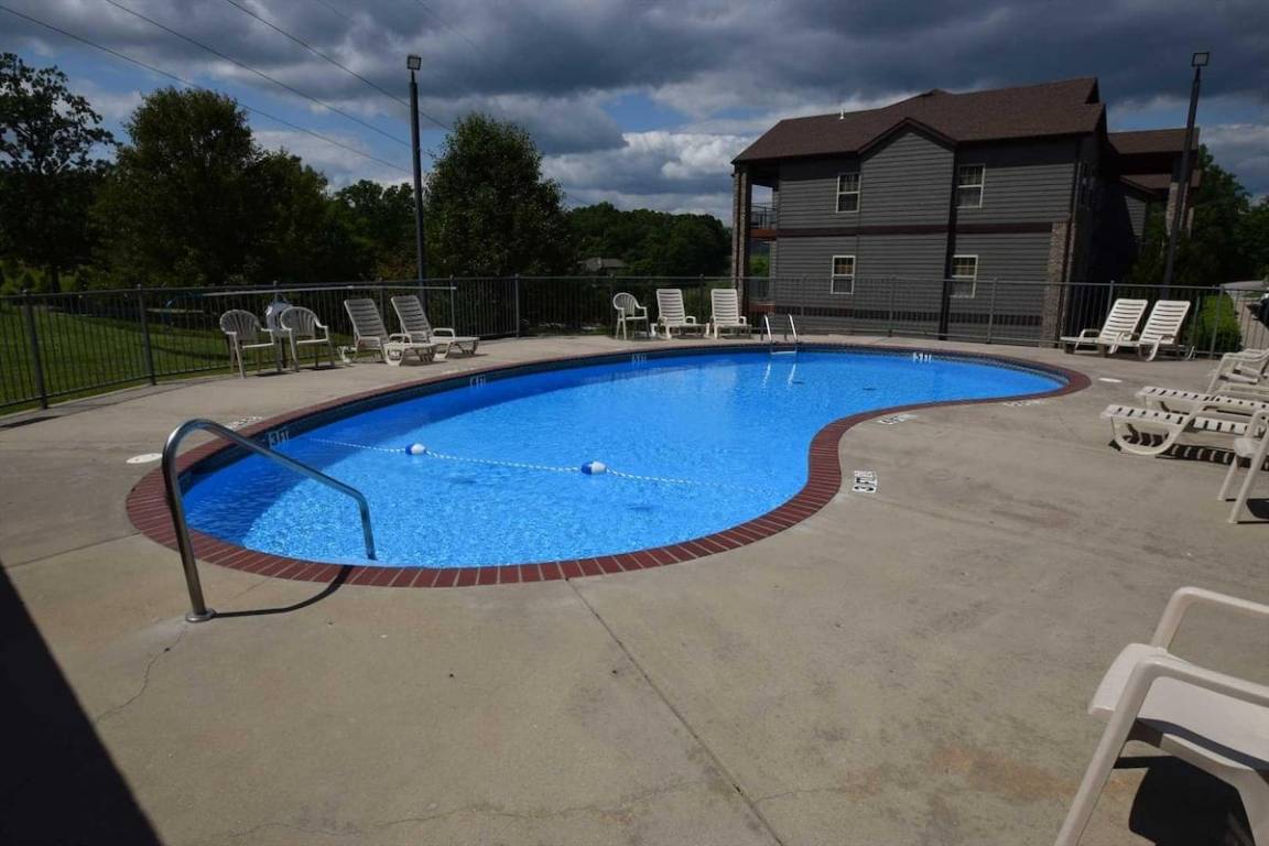 78 M² Cabin ∙ 1 Bedroom ∙ 4 Guests - Branson West, MO