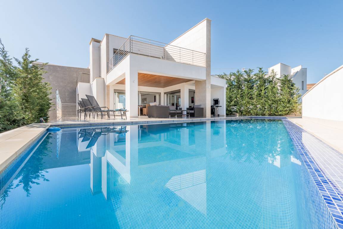 400 M² Villa ∙ 4 Schlafzimmer ∙ 8 Gäste - Porto Cristo