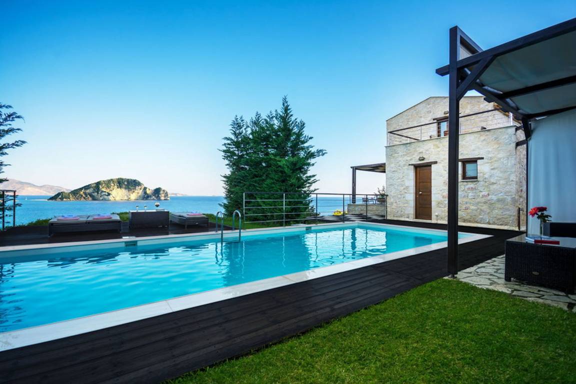 250 M² Villa ∙ 3 Bedrooms ∙ 3 Guests - Agios Nikolaos