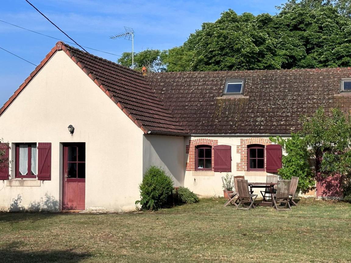 74 M² Cottage ∙ 2 Bedrooms ∙ 4 Guests - Auvergne