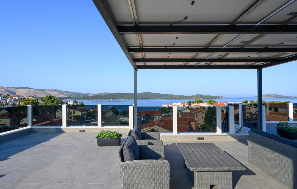 60 M² Ferienwohnung ∙ 1 Schlafzimmer ∙ 4 Gäste - Šibenik