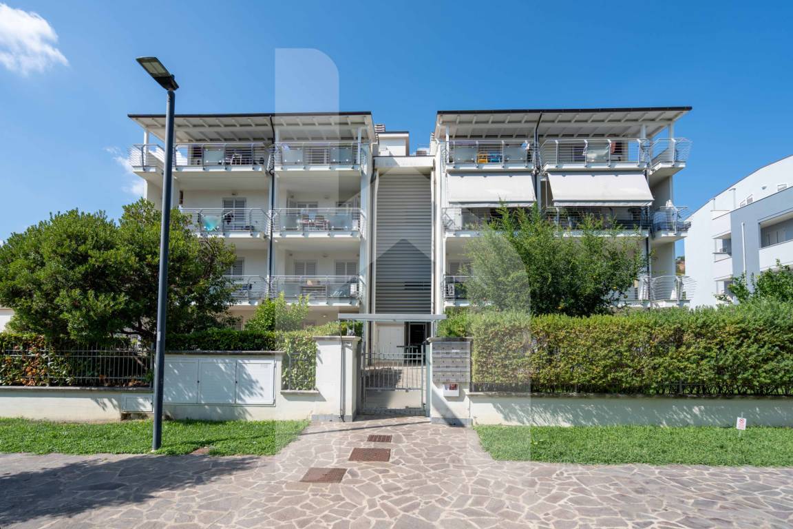 65 M² Apartamento ∙ 2 Habitaciones ∙ 6 Huéspedes - Pineto