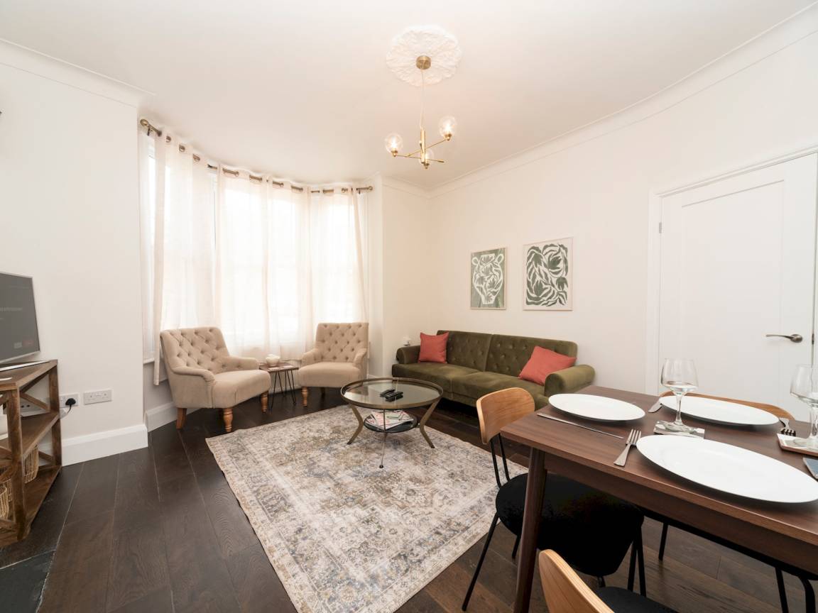 56 M² Ferienhaus ∙ 2 Schlafzimmer ∙ 5 Gäste - London