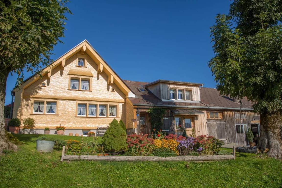 86 M² Apartment ∙ 2 Bedrooms ∙ 4 Guests - Appenzell Innerrhoden